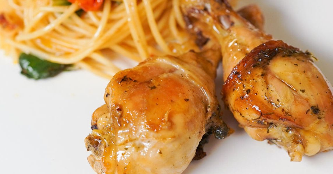 Sadia - Coxas de Frango e Espaguete com Tomatinhos